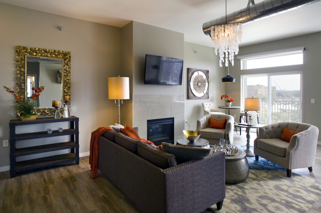 Phillips Avenue Lofts - Lloyd Companies