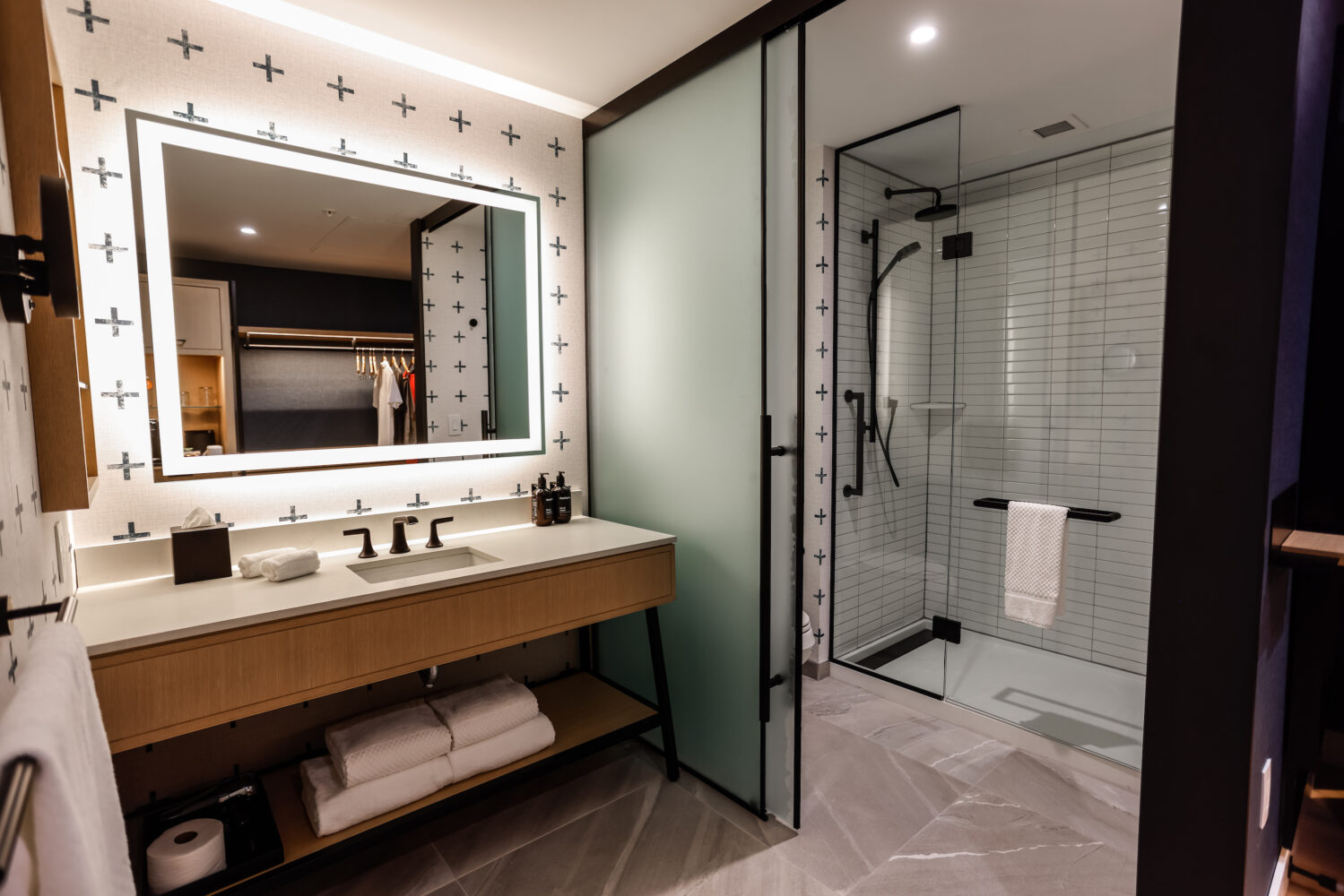 Sneak Peek: Lloyd Companies Unveils Model Hotel Rooms For New Canopy by ...